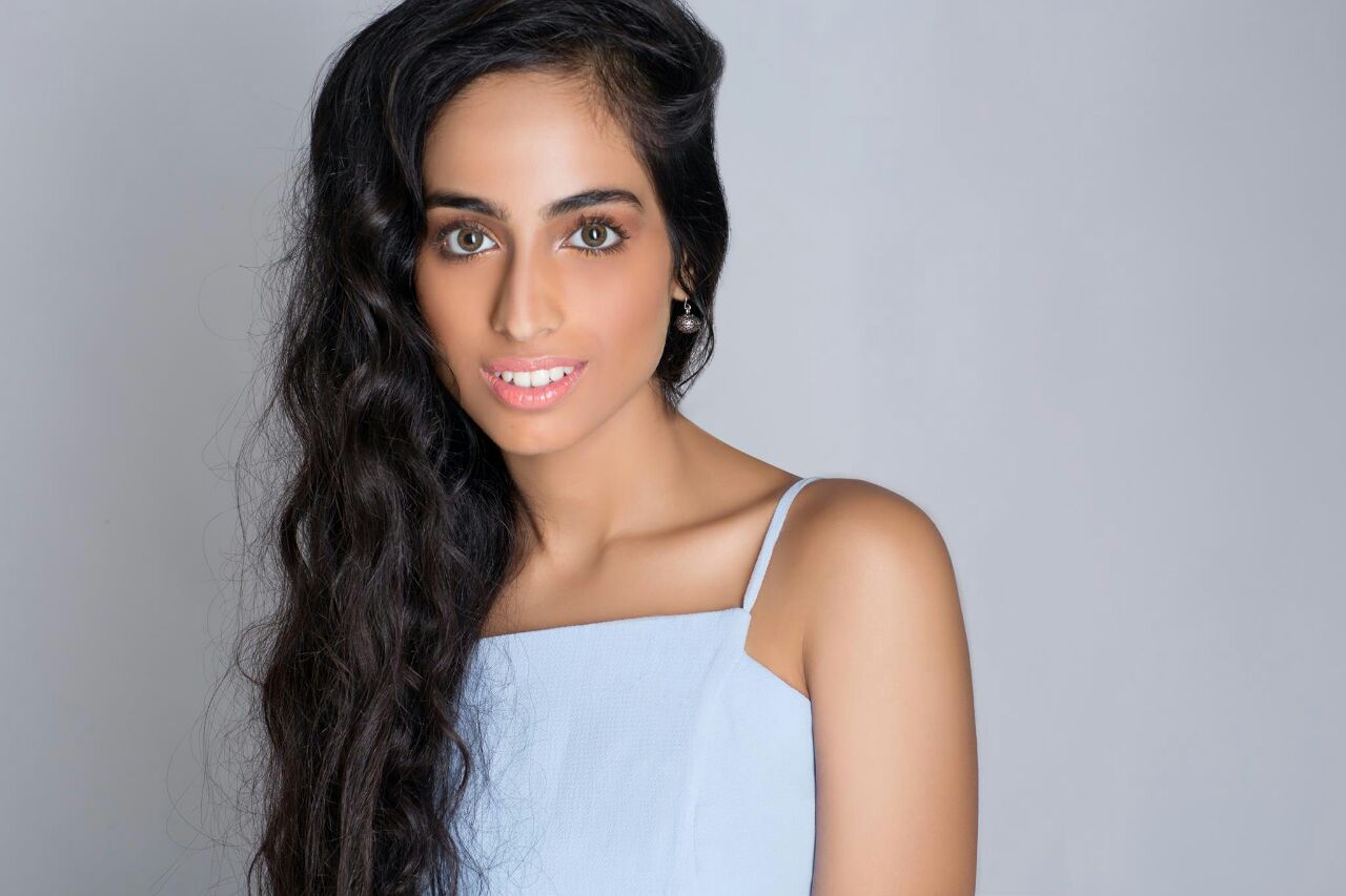 YouTuber Simran Kaur Recently released her new cover mashup