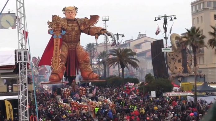 A Massive Float Of Donald Trump Inspired By A Video Game Is Scaring The ...