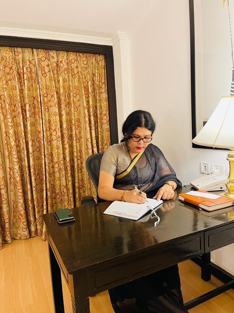 Ms Sapan Kay Cee Feels the AP CM - Yeduguri Sandinti Jagan Mohan Reddy ...