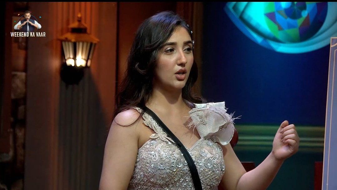 Ashnoor Kaur Gets Full House Support Against Farhana Bigg Boss 19 - Filmymantra